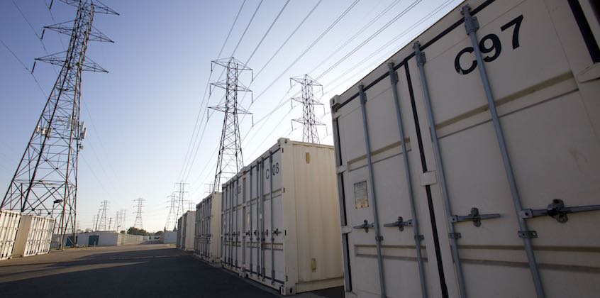 How to Utilize Vertical Space in Your Storage Unit | Storagefront